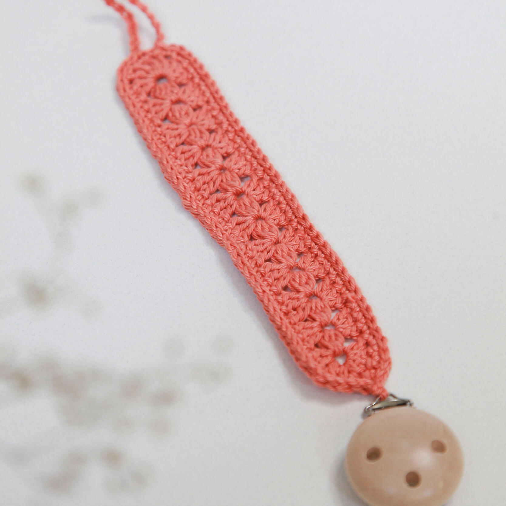 Nuggiketten gehäkelt | Schnullerkette sanft ohne Abdrücke zu hinterlassen | zerohero.ch